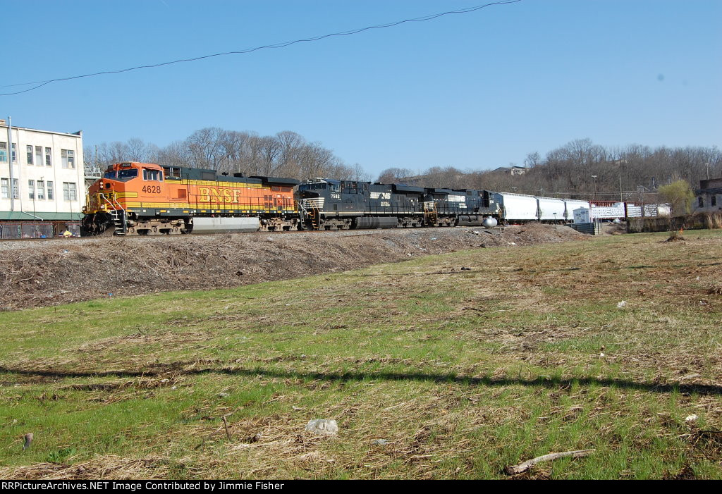 Mar 12, 2011: Westbound NS train 165